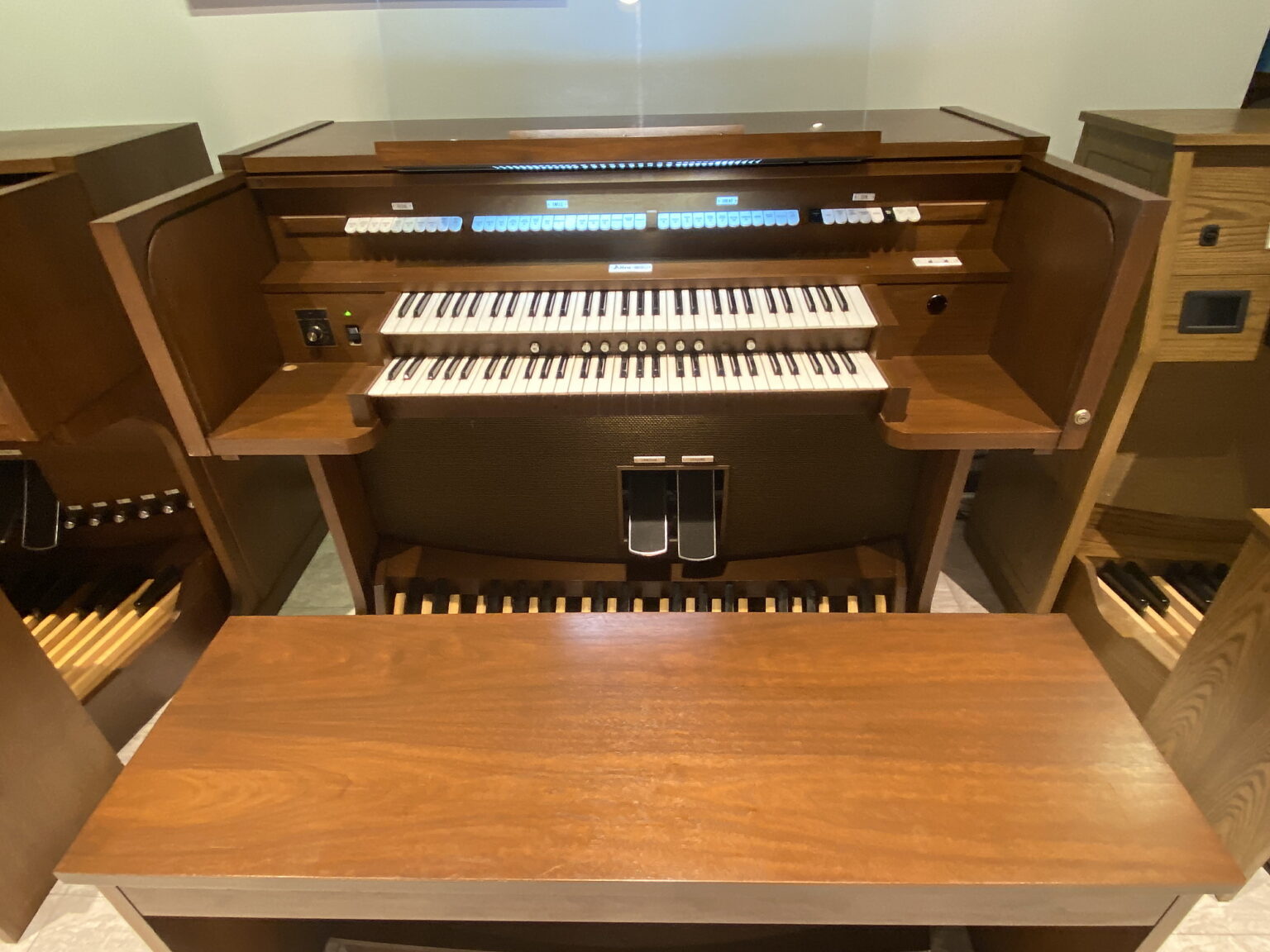 Used Organs | Allen Organ Studios